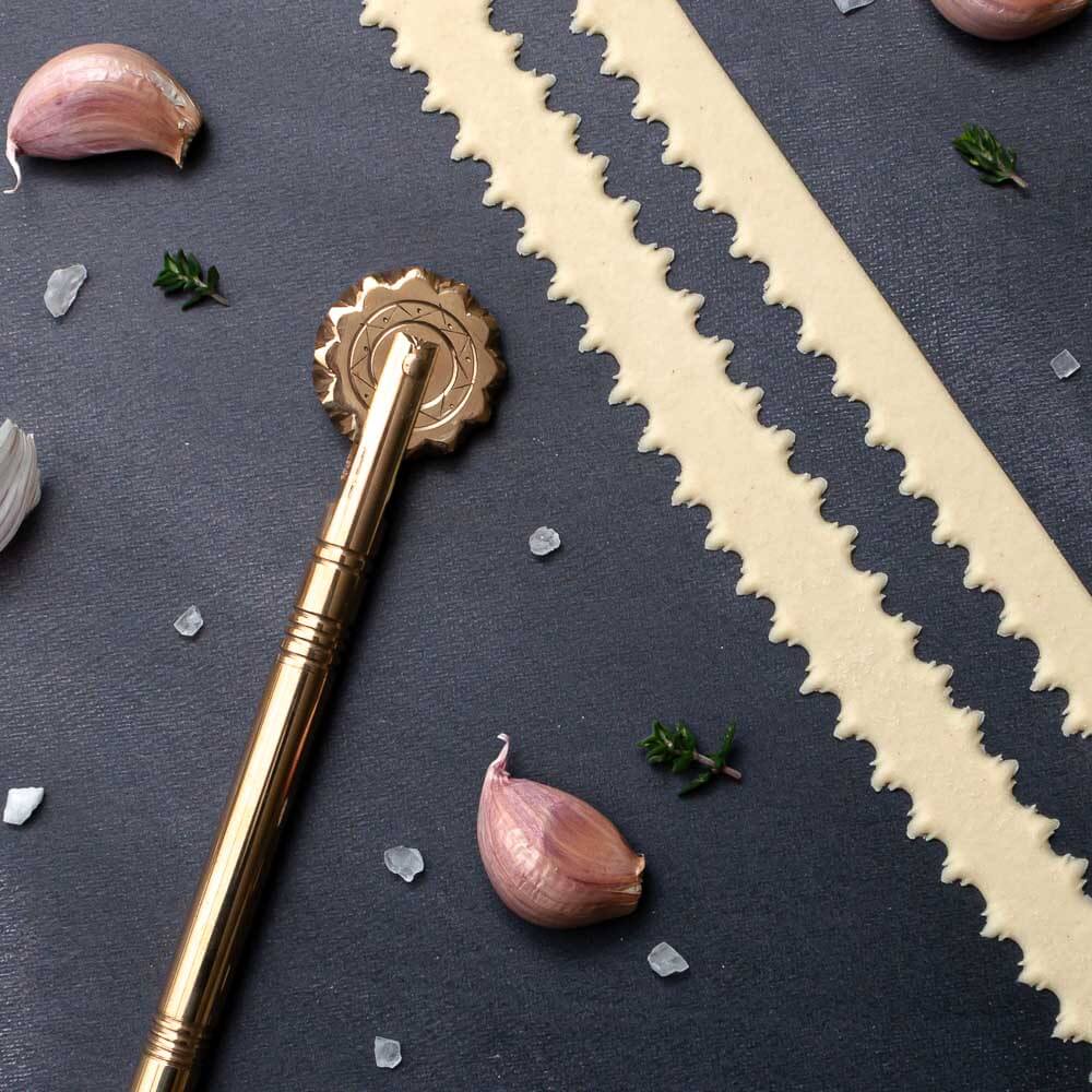 No.15 Sardinian Pasta & Pastry Brass Wheel Cutter – Italian Cookshop Ltd