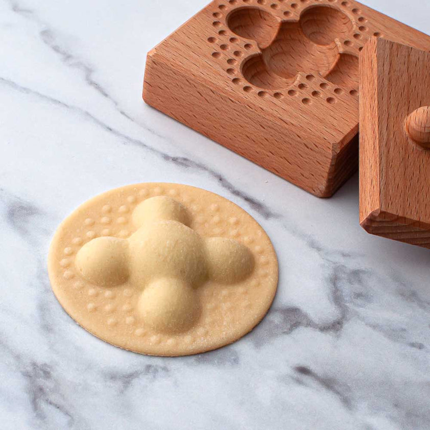 Wooden Single Ravioli 'Molecule' Pasta Mould with tamper – Italian Cookshop